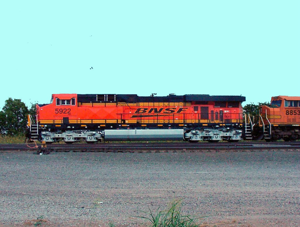 BNSF 5922